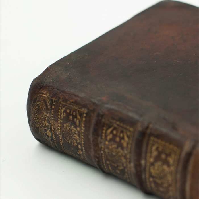 Restauration de livres anciens Restaurateur des documents écrits et reliure